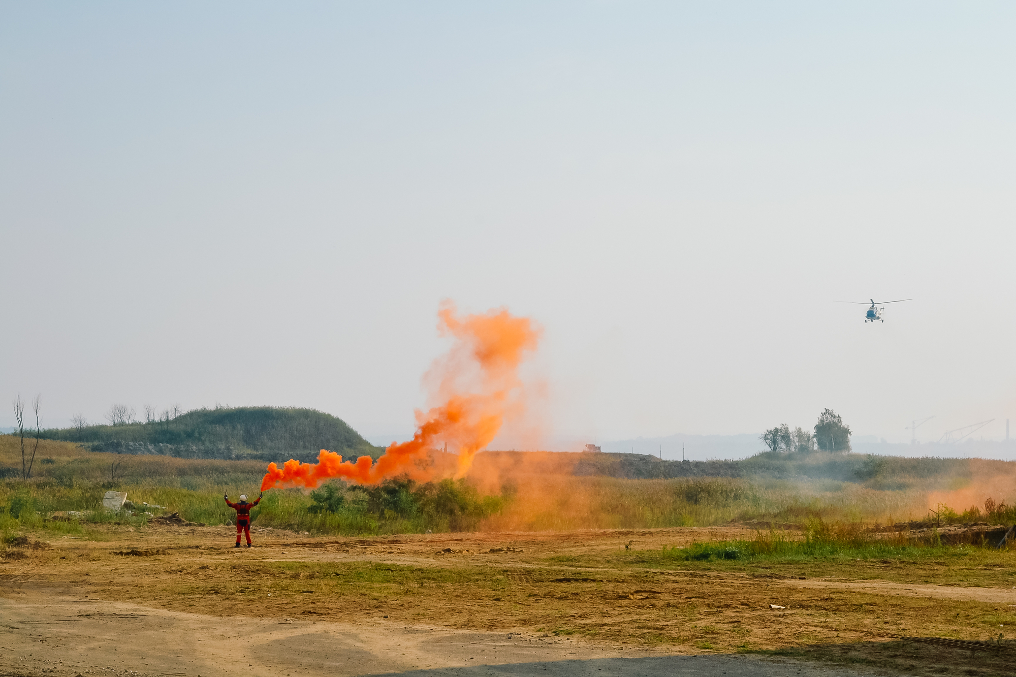 3 Lightweight and compact signal flares for your kit - Spy Briefing